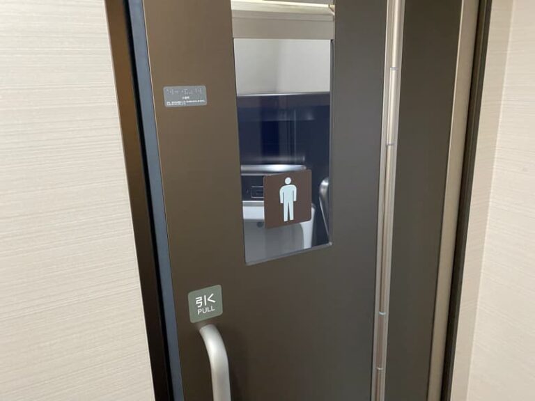 北陸新幹線のトイレはどこ？何号車にあるか・女性専用があるかも紹介 - 電車のしおり