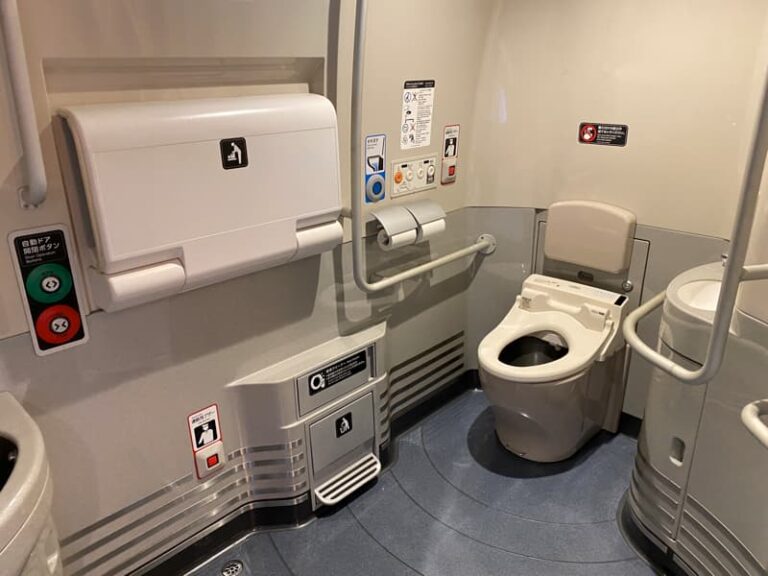 西九州新幹線かもめのトイレの場所はどこ？何号車にトイレがあるか紹介 - 電車のしおり